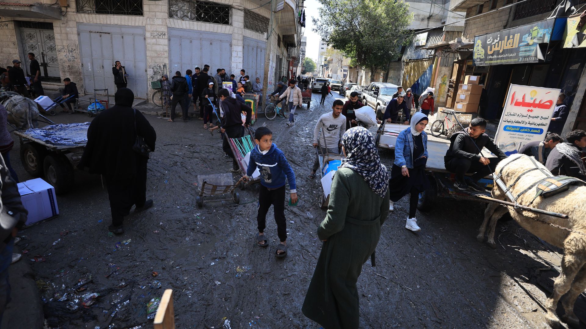 Israel halts aid shipments to Gaza after ceasefire expires