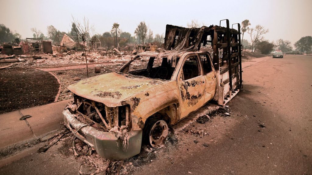 California faces an escalating wildfire crisis as Carr Fire continues ...