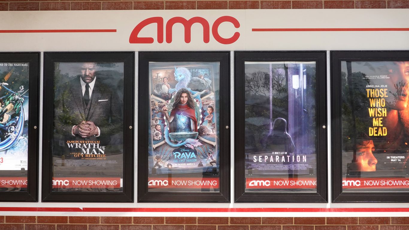 AMC is taking over the shuttered ShowPlace Icon space in Chicago's ...