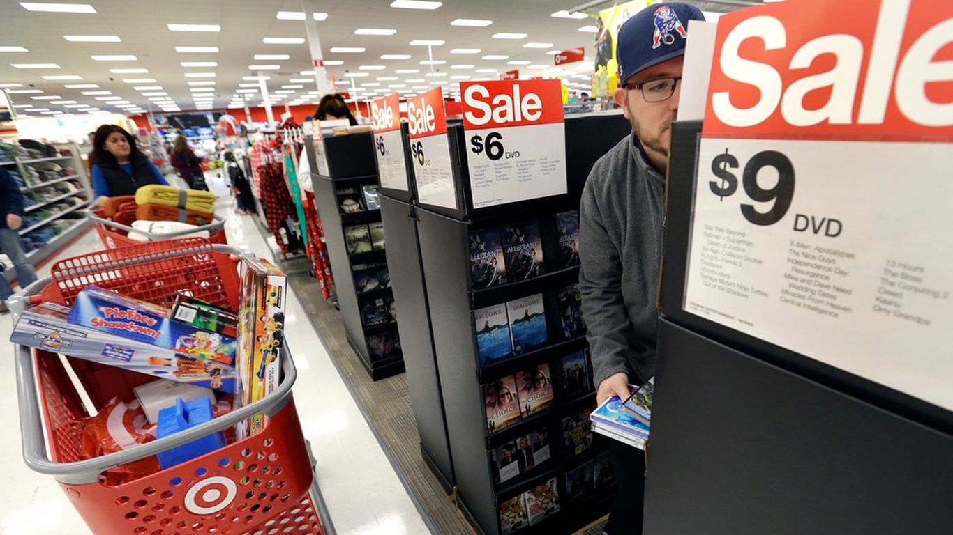 Target to raise minimum wage to $11 per hour, $15 by 2020