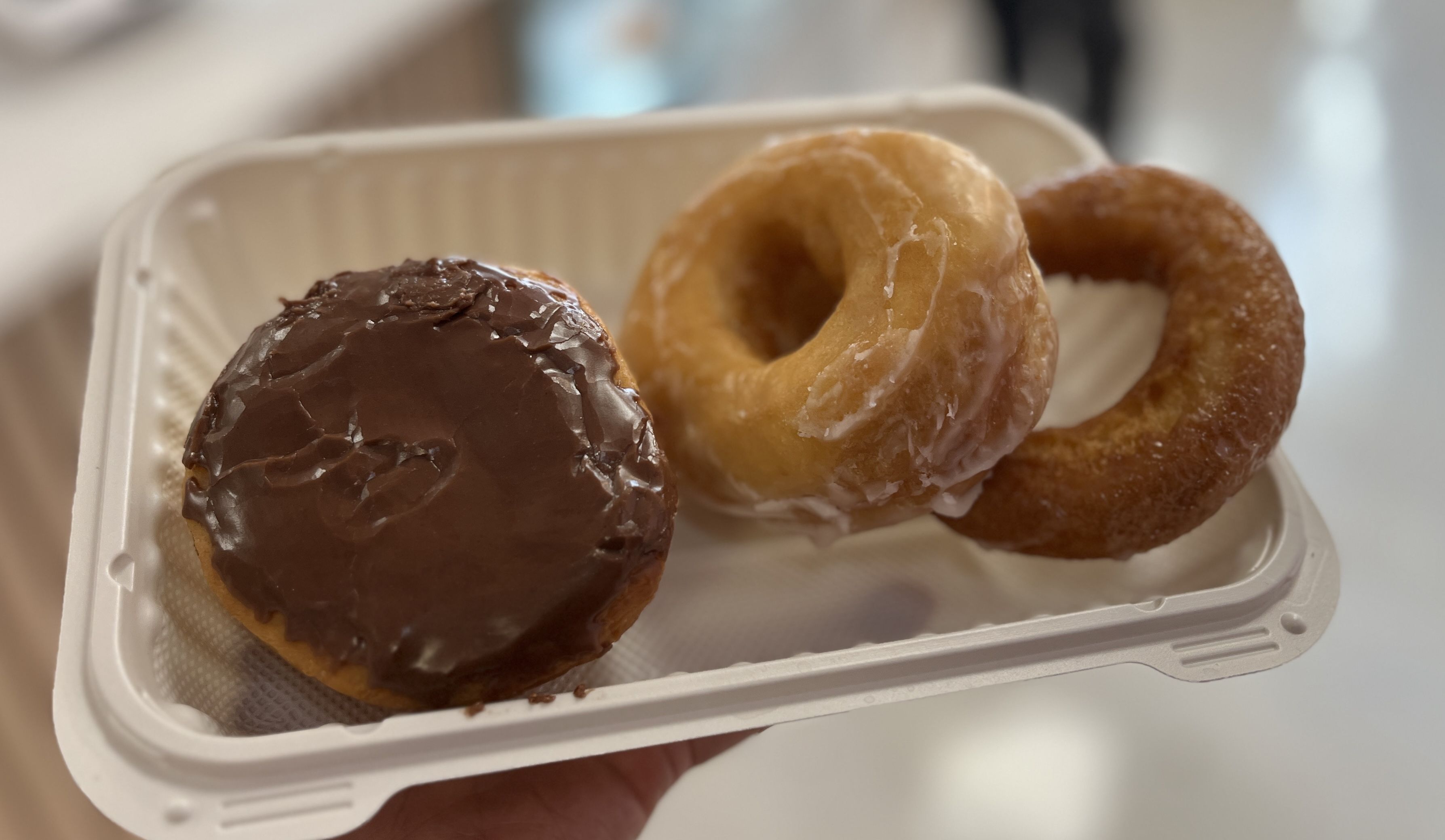 South Side Dat Donut opens in Lakeview - Axios Chicago