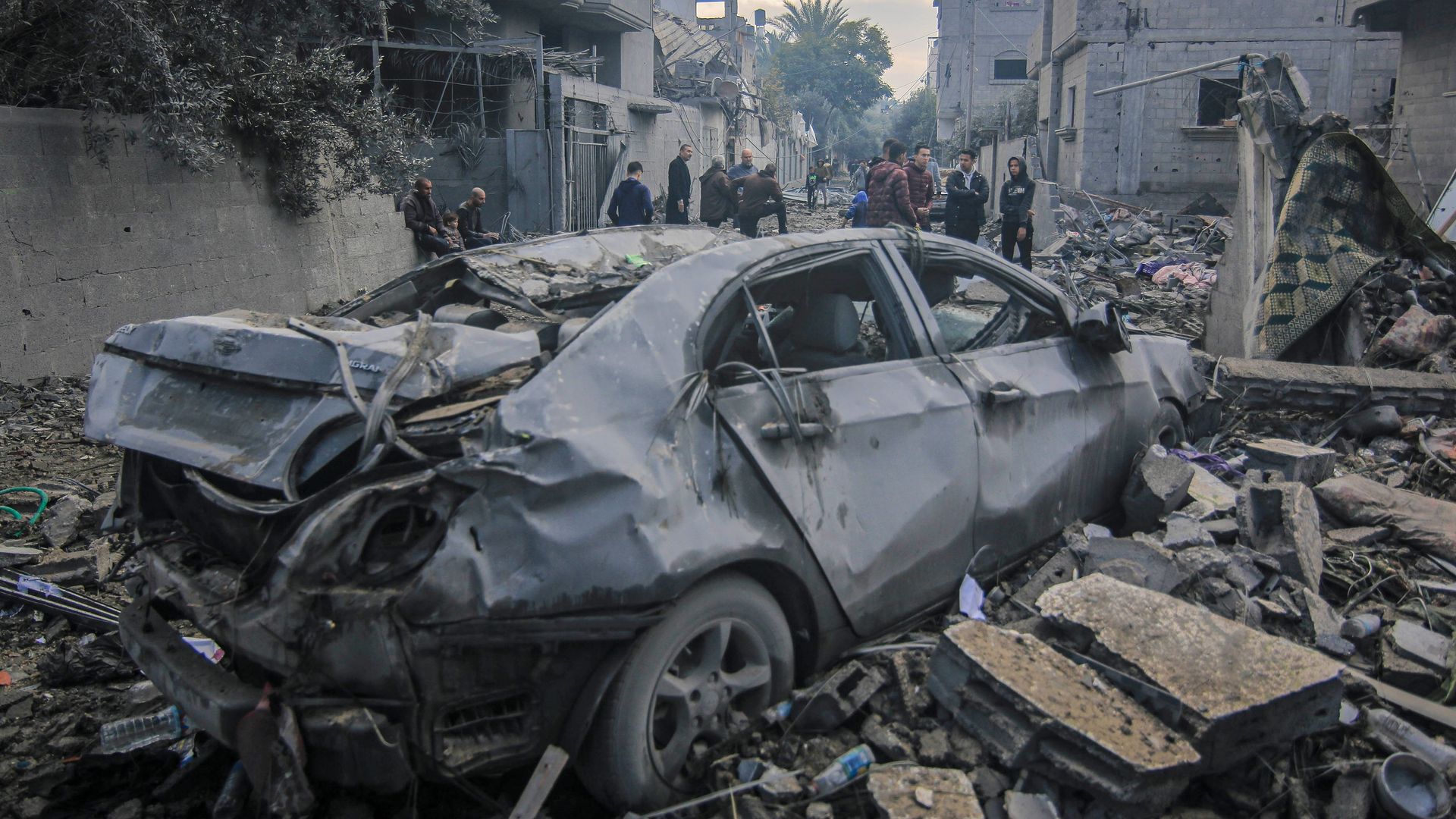 Israel expands ground operation in Gaza as pressure grows for ceasefire