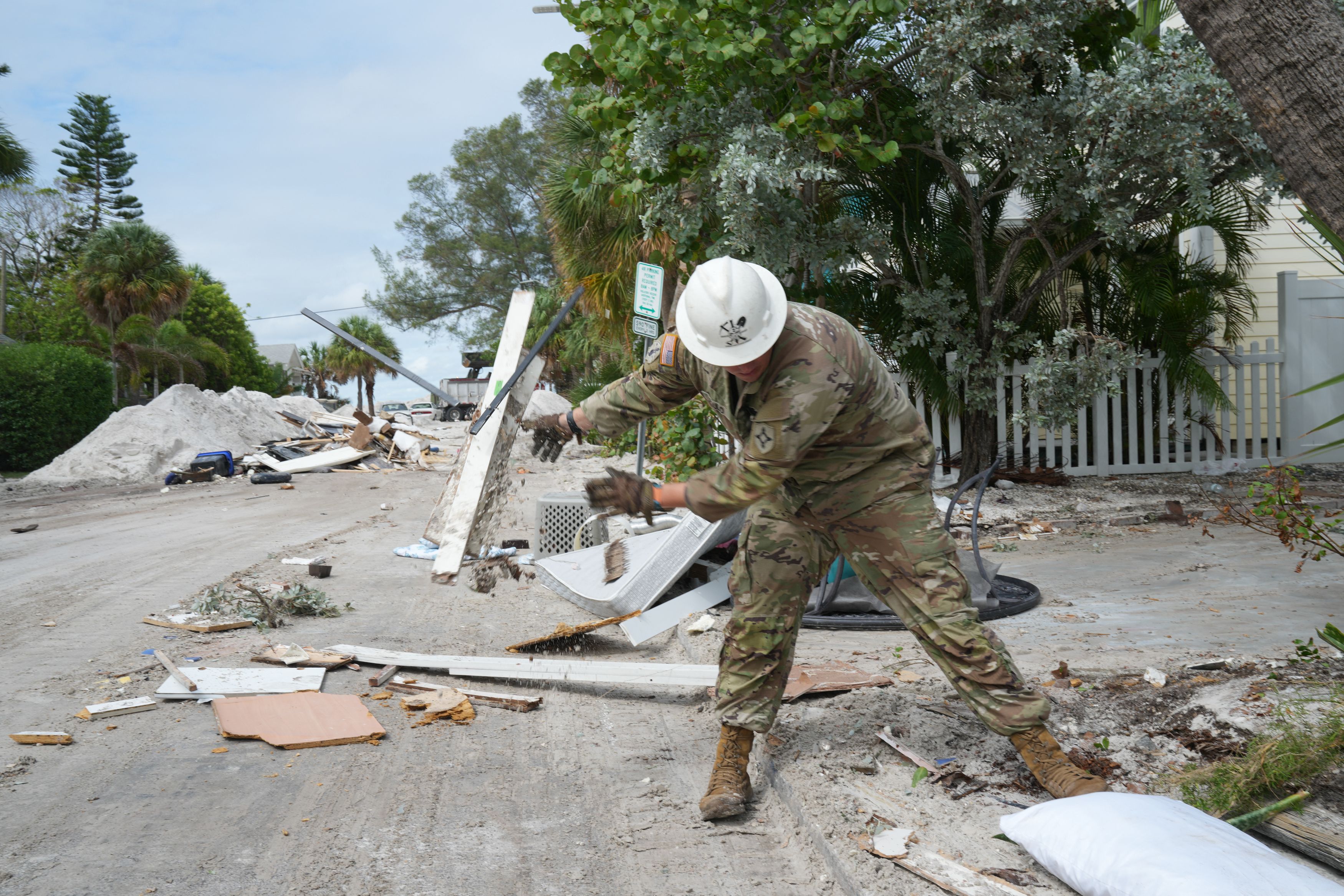 Photos: Hurricane Milton preparations across Tampa Bay - Axios Tampa Bay