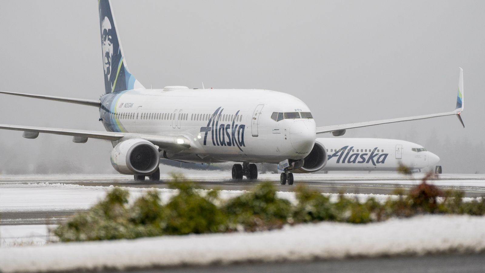 Sea-Tac Airport's a global leader for on-time flights - Axios Seattle
