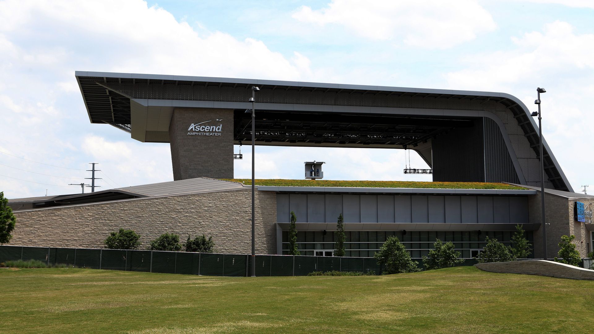 Metro's Ascend Amphitheater contract is up in the air - Axios Nashville