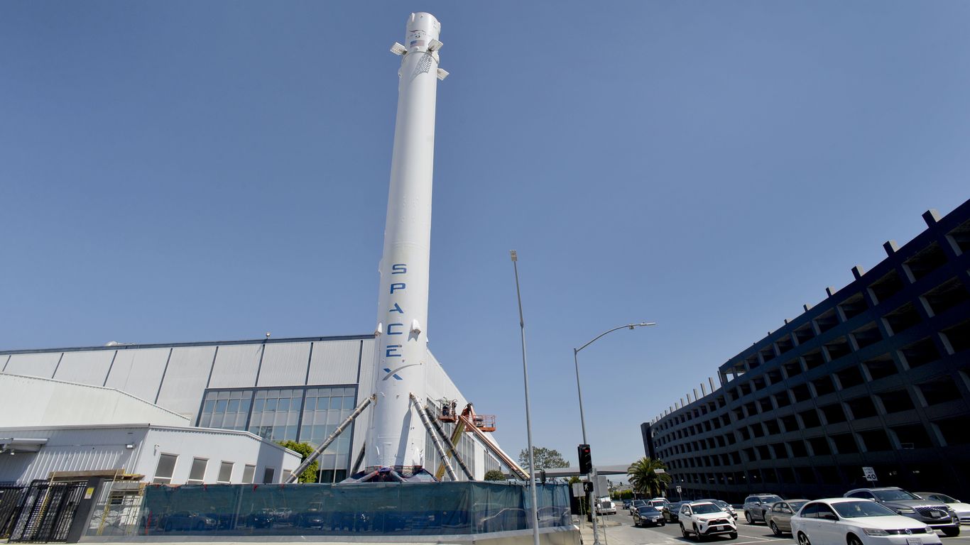 SpaceX refused to hire asylees and refugees, DOJ alleges in new lawsuit