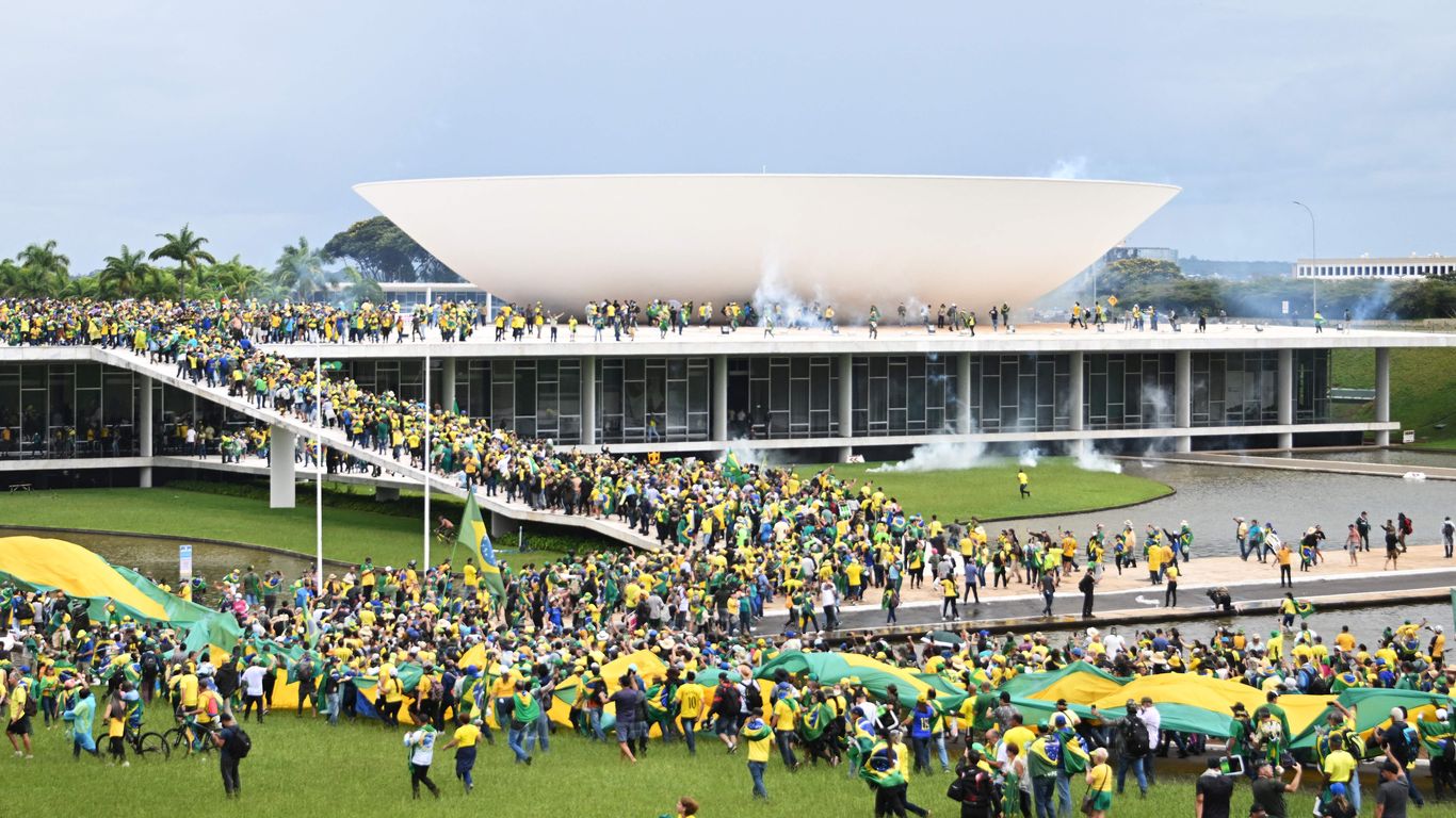 Brazil Congress attack: Police detain about 1,200 after Bolsonaro ...
