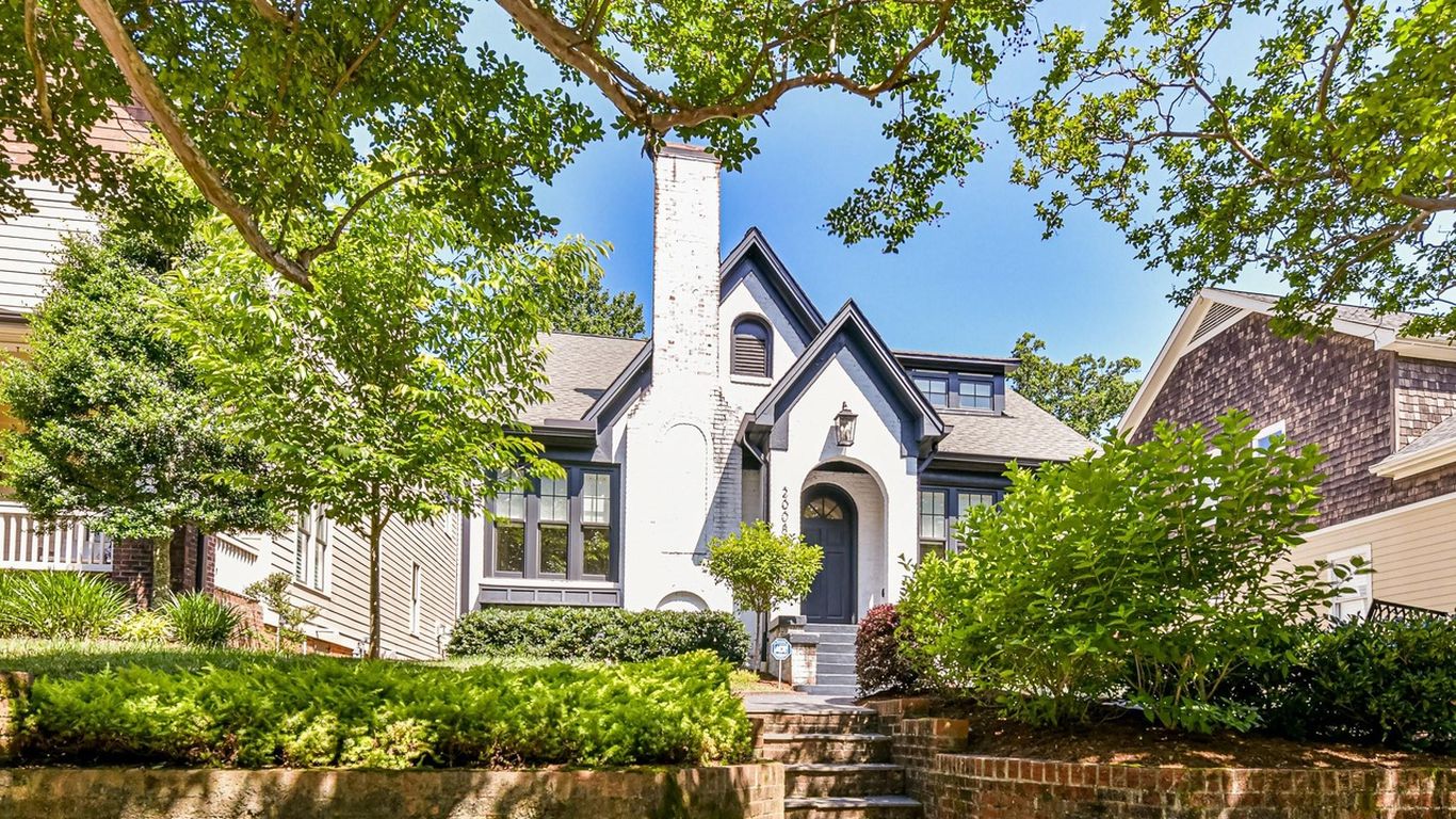 Houses for sale in Charlotte starting at $350K - Axios Charlotte