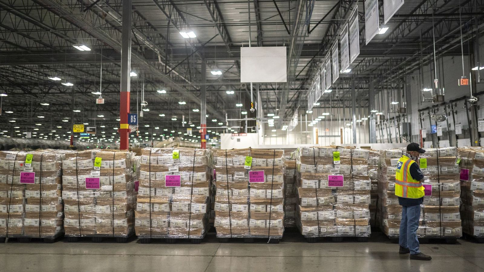 Chaos looms as biggest U.S. shipping companies prepare for holiday rush