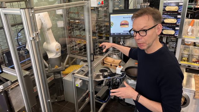 Chipotle’s founder launches vegan restaurant powered by robots