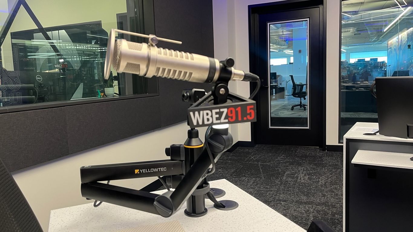 Public media funding cuts hit Chicago: WBEZ, WTTW brace for impact - Axios Chicago