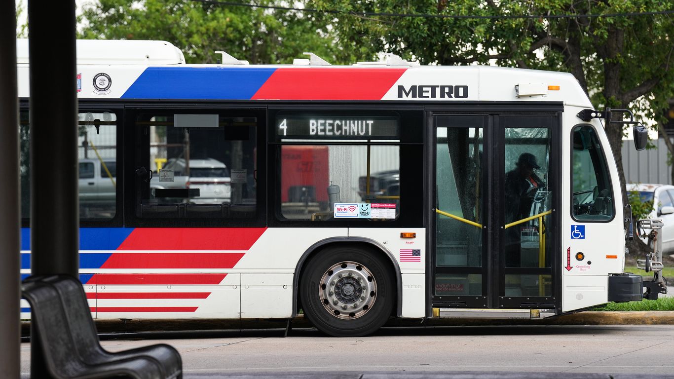 Metro should improve Houston's bus service, advocates say - Axios Houston