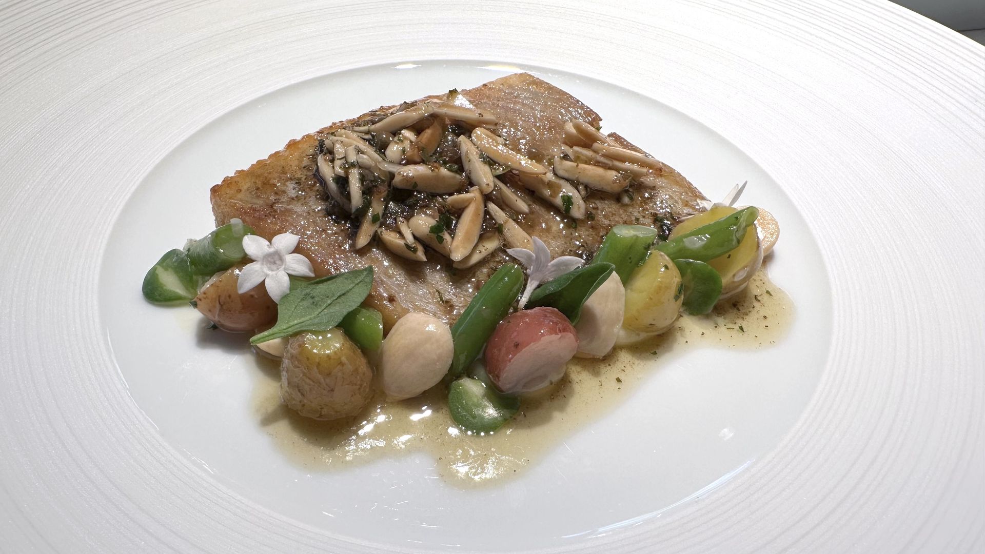 What it's like to eat at Emeril's flagship New Orleans restaurant ...