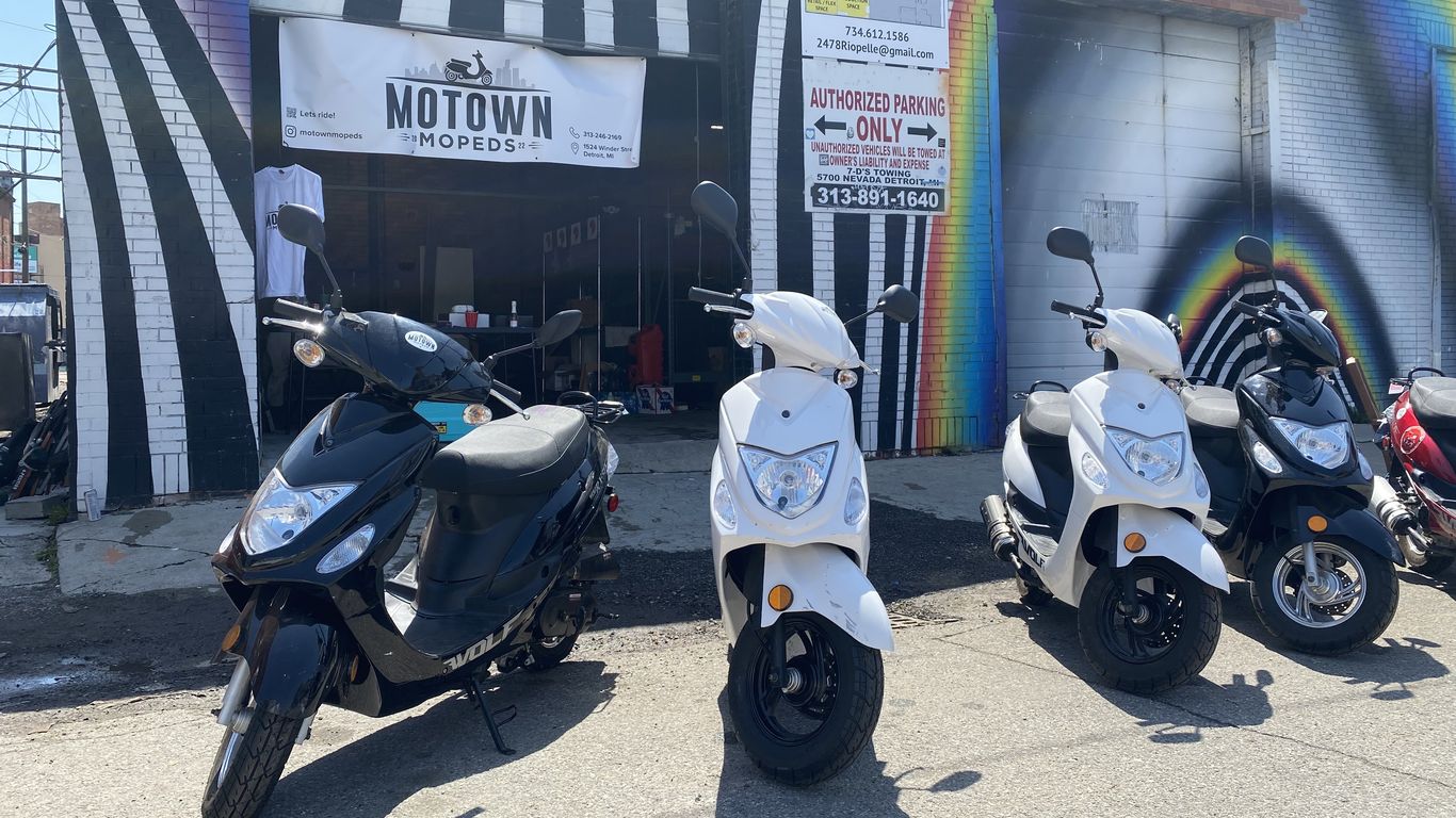 Moped rentals emerge as new option to get around Detroit - Axios Detroit