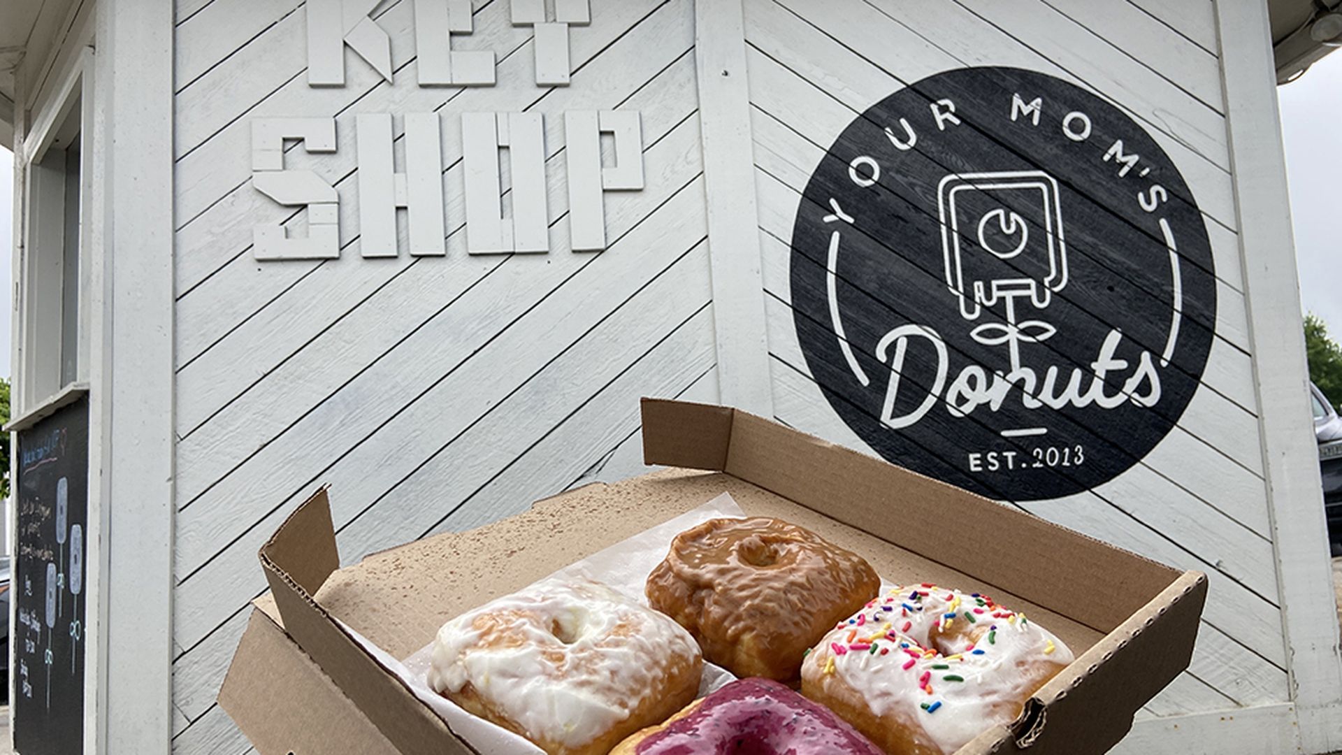 Your Mom’s Donuts reopens in Park Road Shopping Center - Axios Charlotte