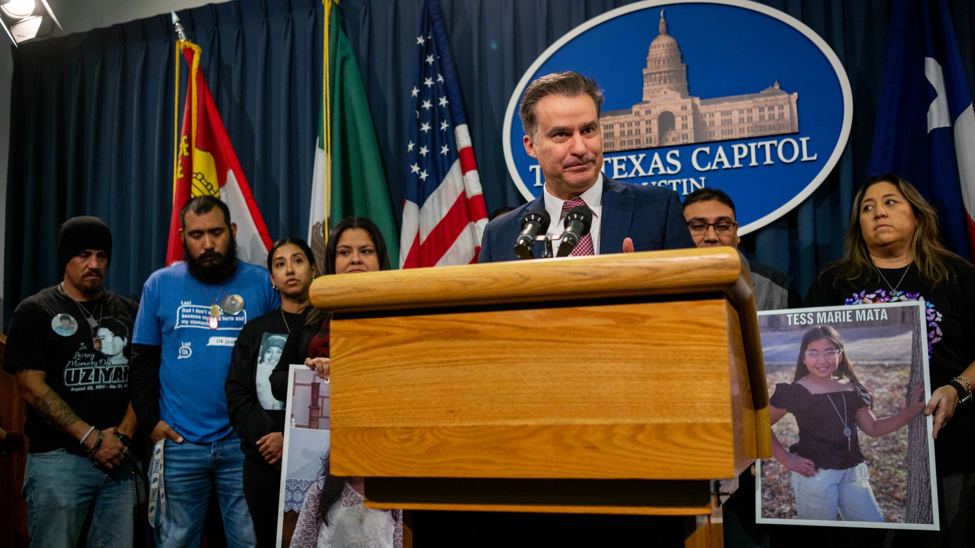 Megan Stringer - Axios