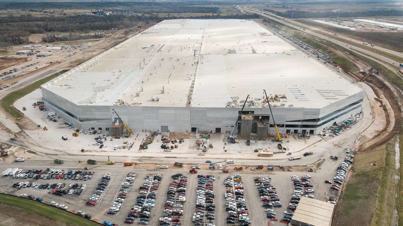 Grand opening party: Tesla hosts thousands for its gigafactory site ...