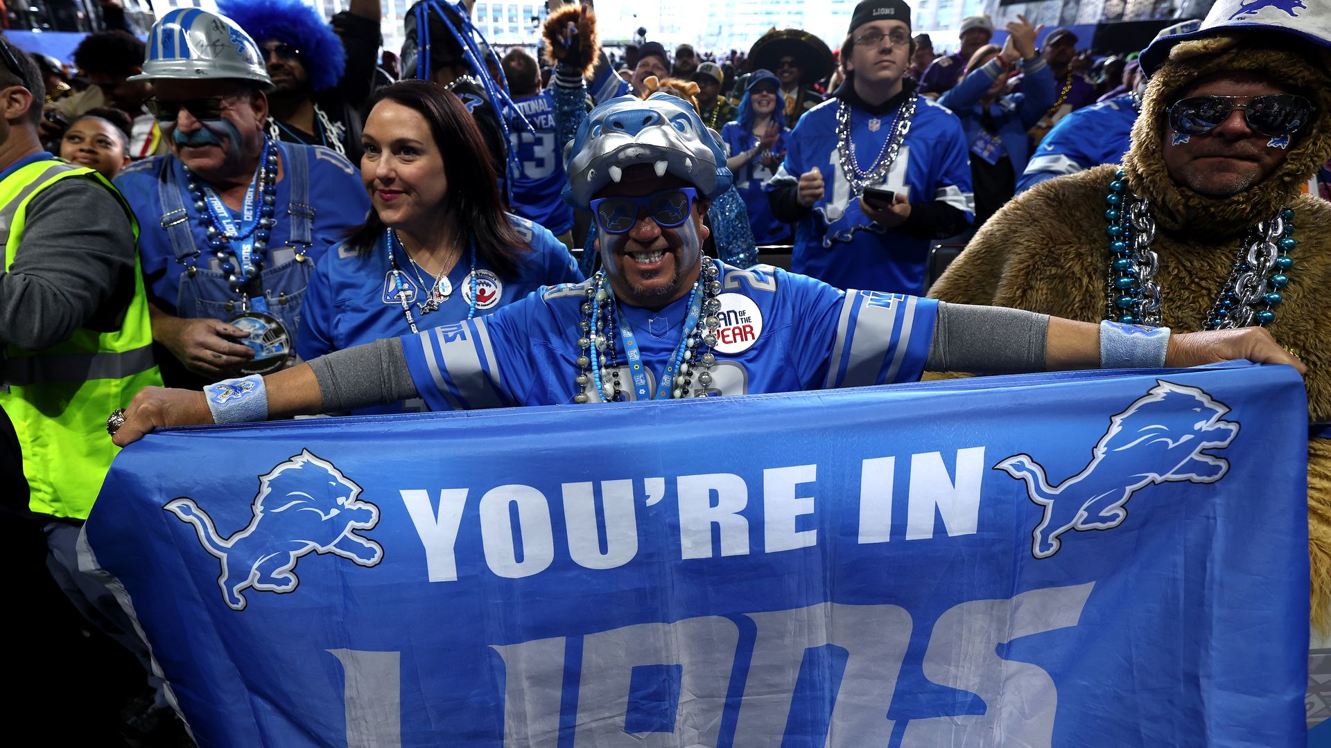 Downtown Detroit prepares for massive crowds on Lions game day - Axios ...