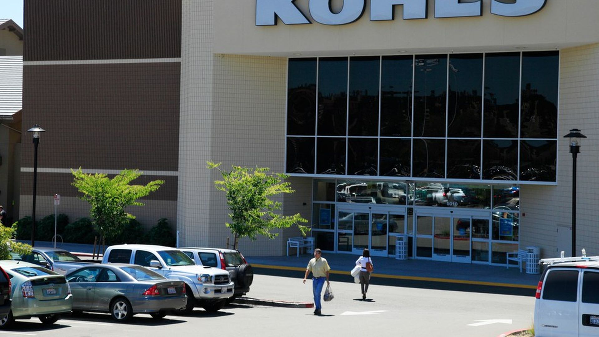 Amazon to open stores inside of Kohl's