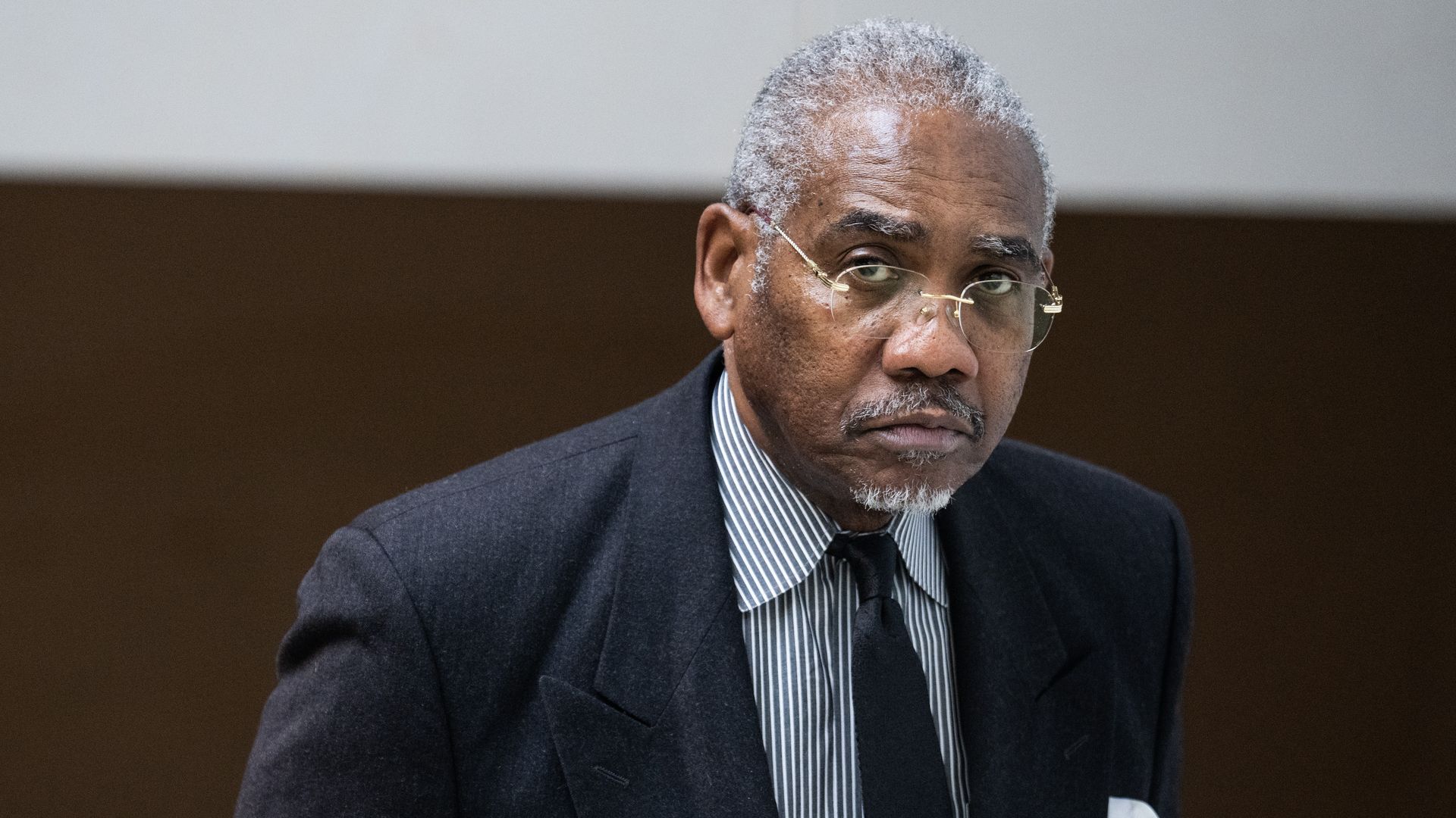 Scoop: House Democrats seek to bypass GOP on ending Trump tariffs