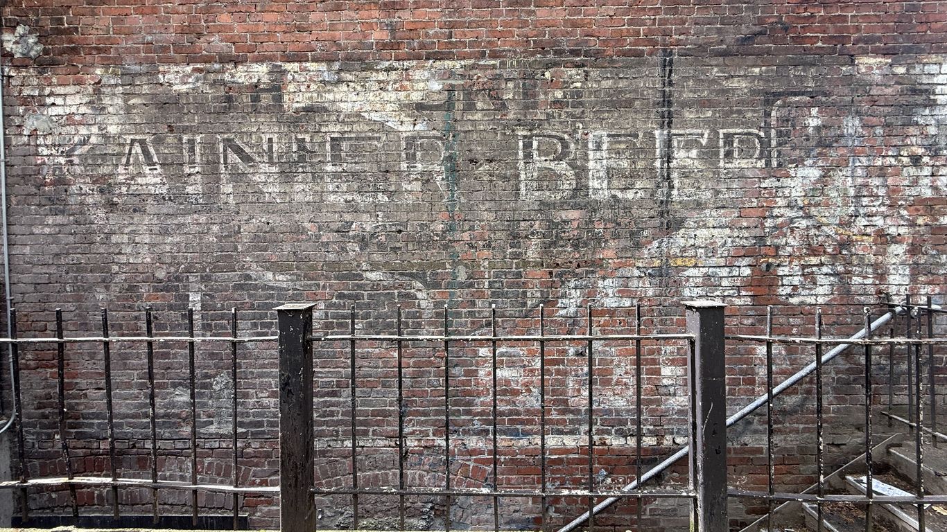 Seattle's ghost signs offer glimpse into the city's past - Axios Seattle