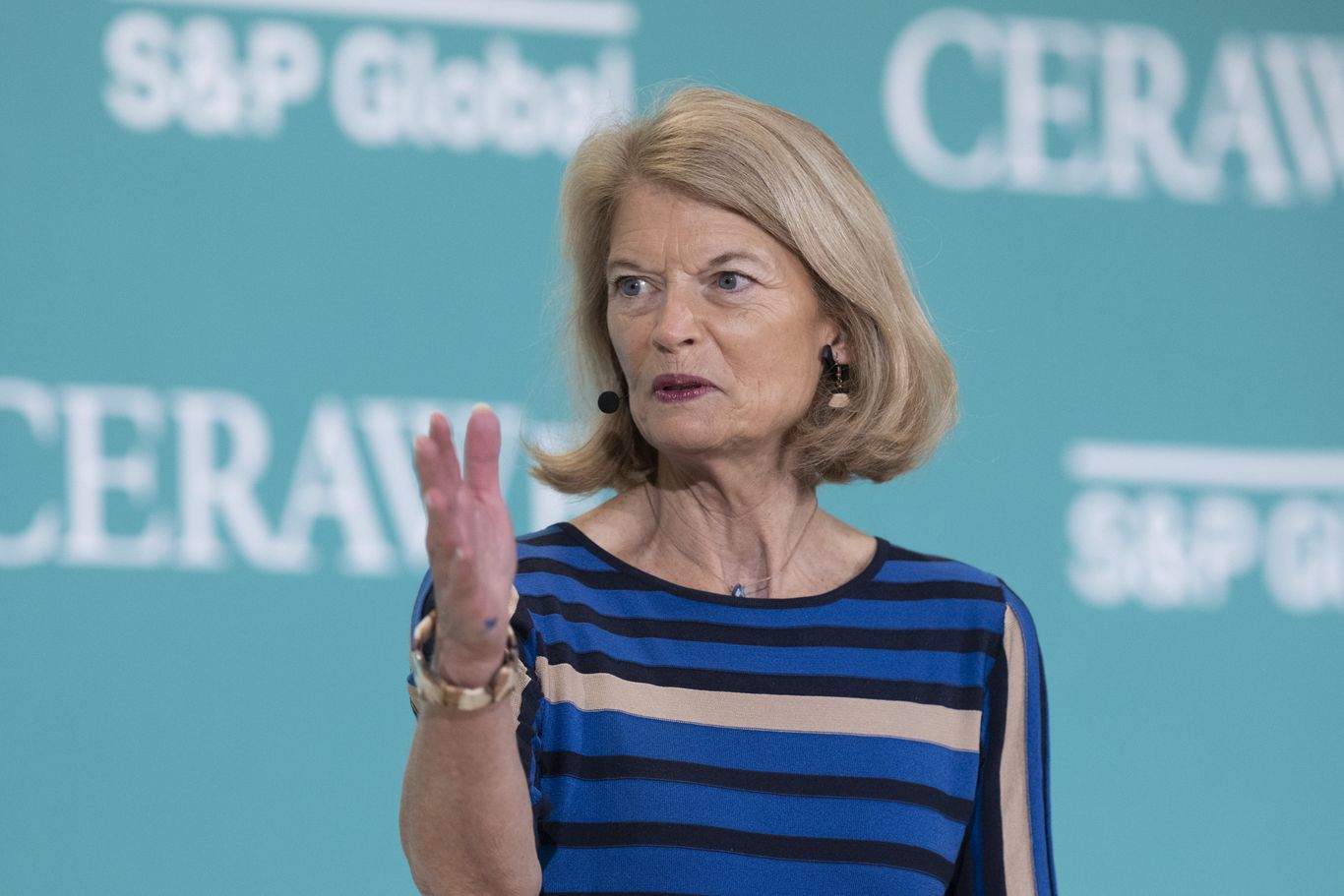 🔋 Murkowski's metal moves