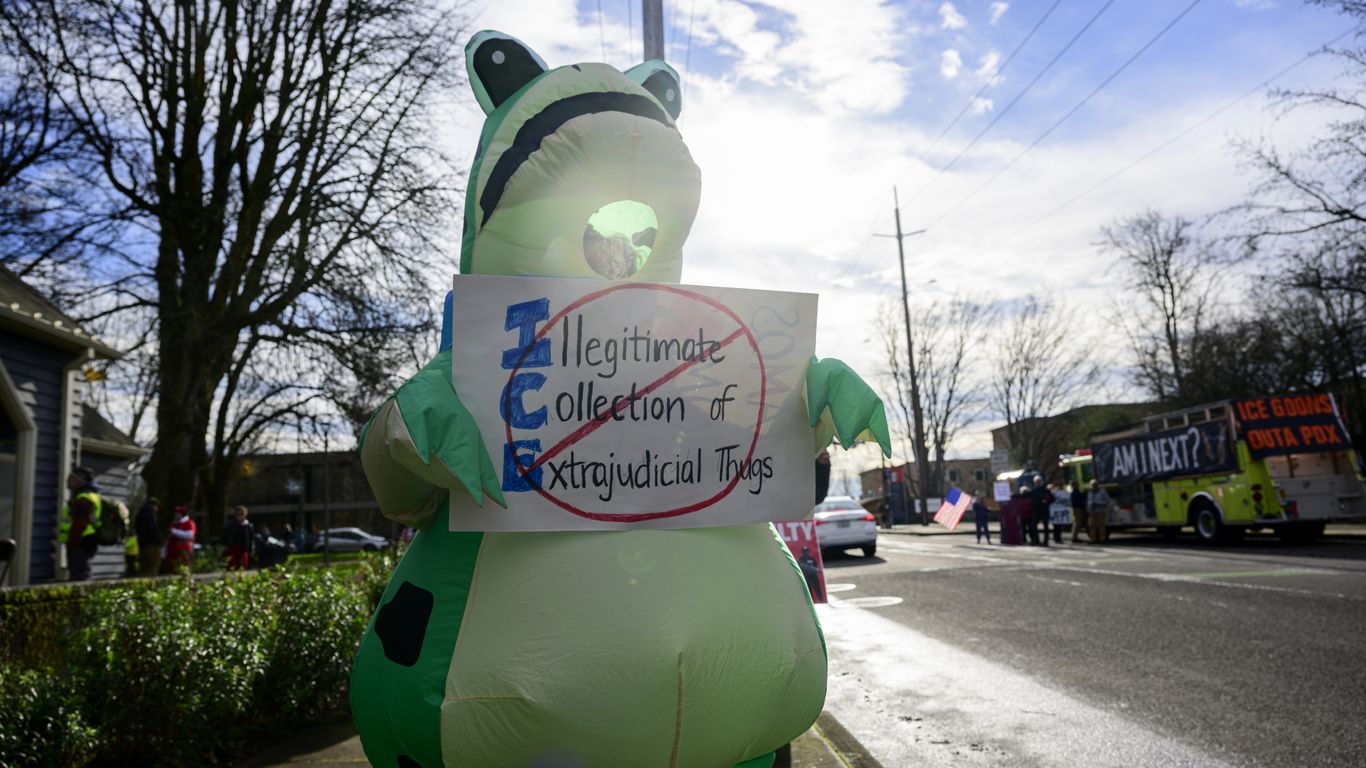 Thousands protest in Portland after federal shooting - Axios Portland