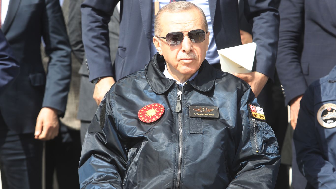 Turkey's Erdoğan plays to voters' fears as election comes down to wire