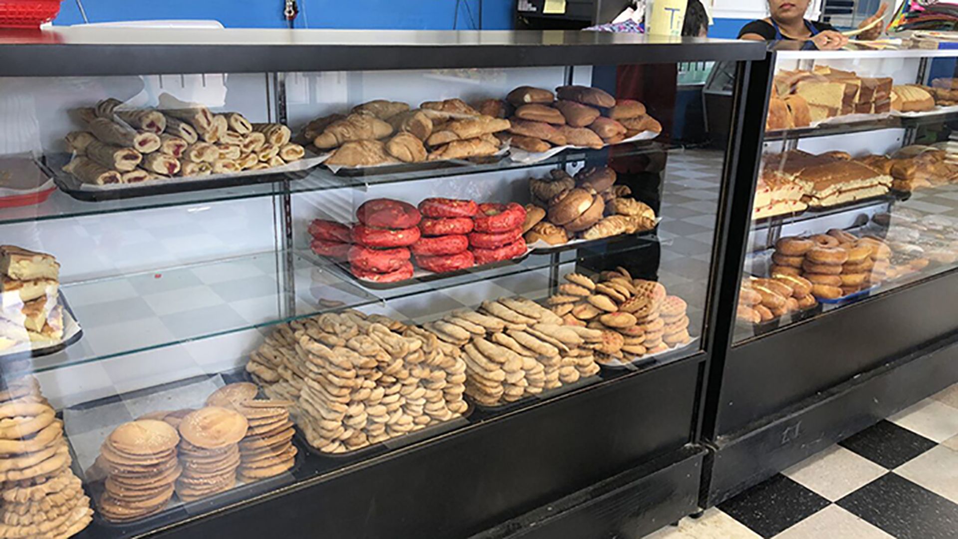 5 top Latino bakeries serving up $1 authentic treats - Axios Charlotte