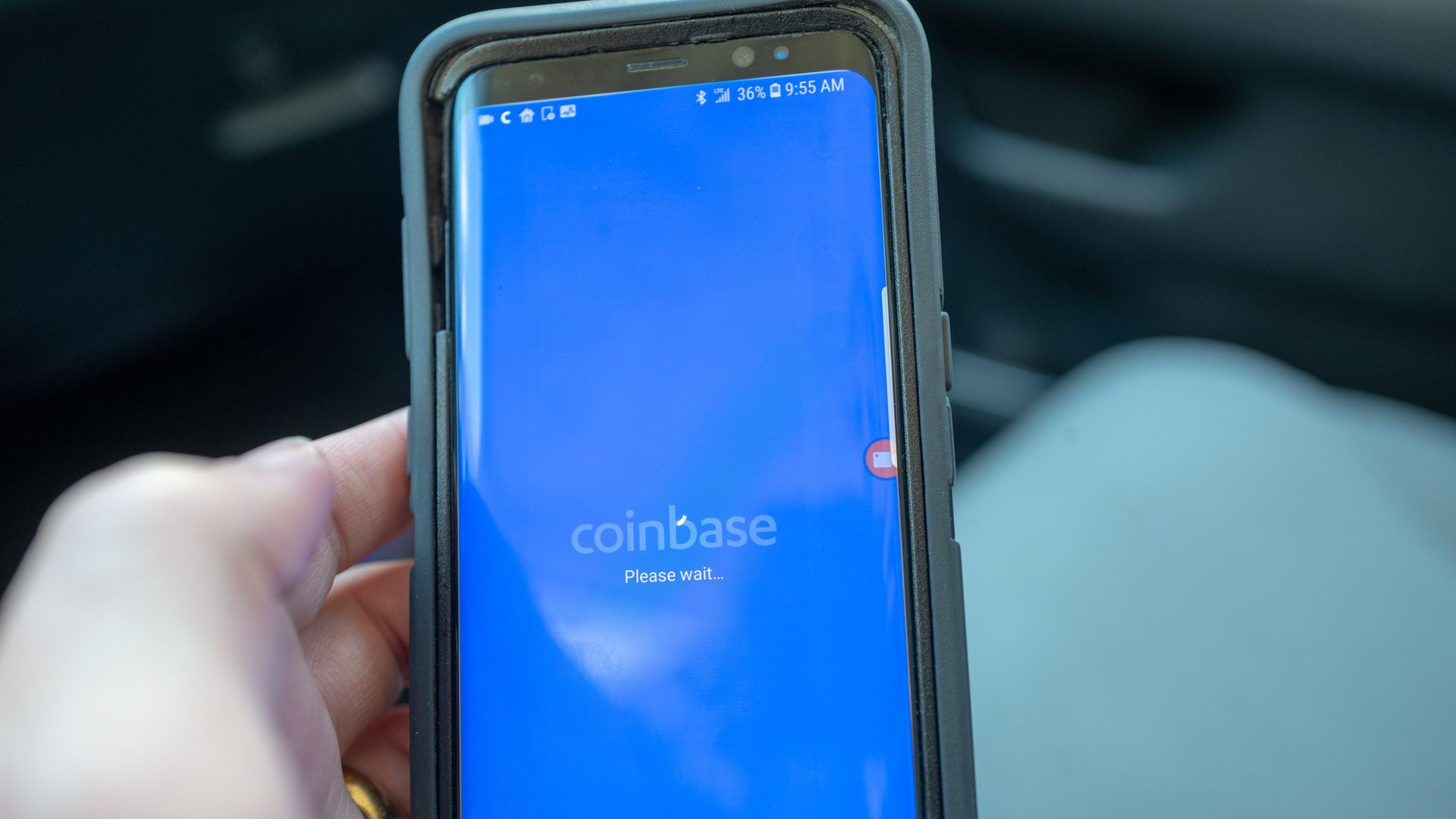 Coinbase investigating issue impacting trading, customer balances