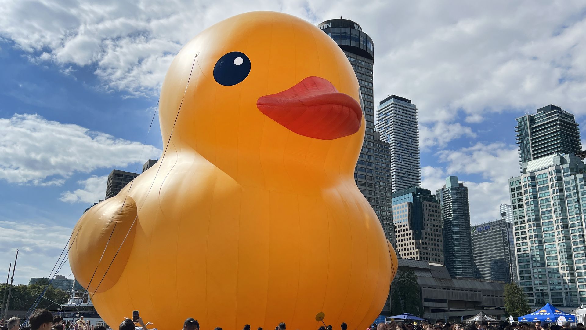 World's largest duck hits Idlewild - Axios Pittsburgh