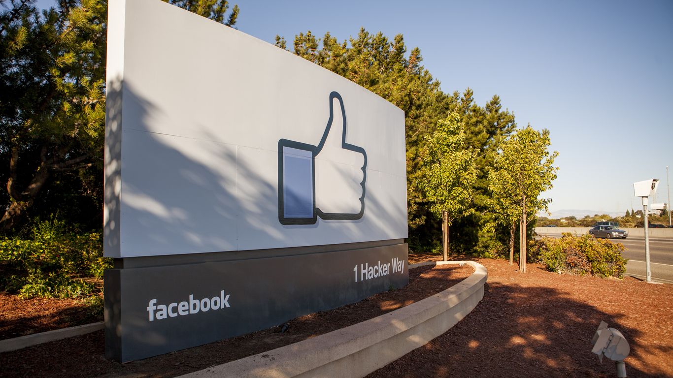 Facebook hiring seasoned journalists to support its new News Tab
