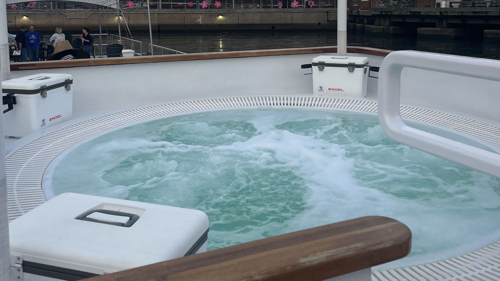 D.C. hot tub boat lets you throw a jacuzzi party on the Potomac River ...