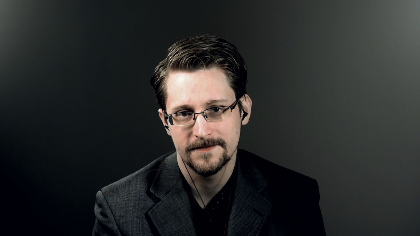 Edward Snowden tells "Axios on HBO" what he gave up to become a ...