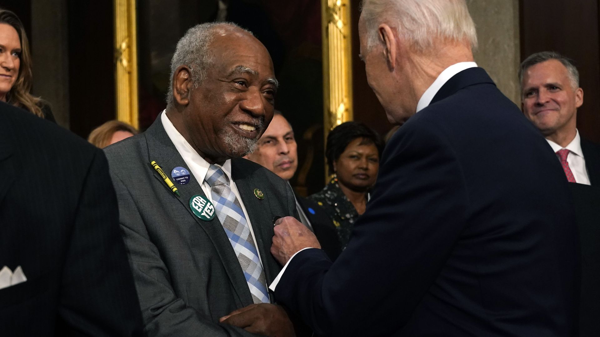 Rep. Danny Davis wins Illinois' 7th District Democratic primary - Axios ...