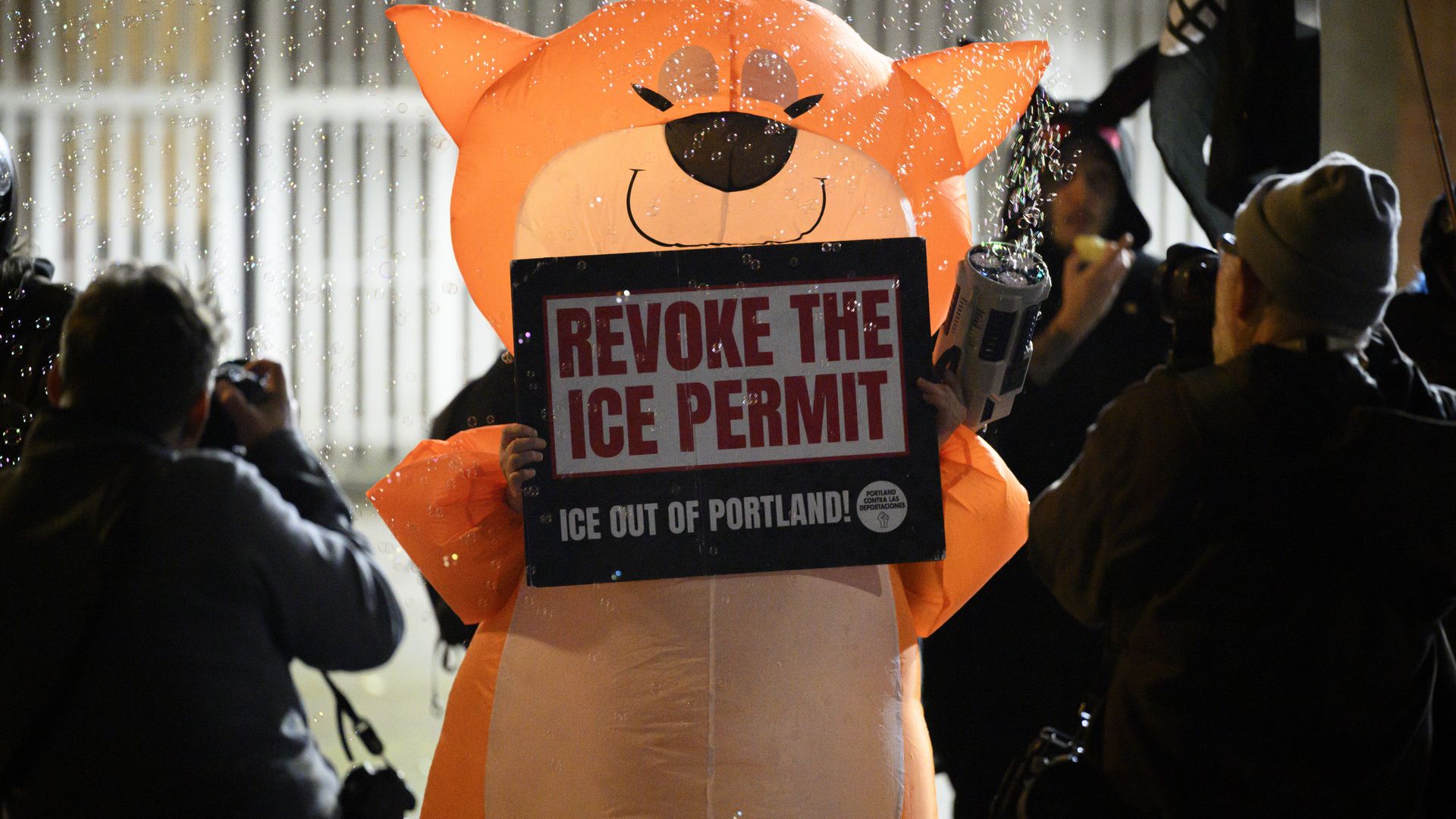 Portland councilors press mayor to enforce fines for ICE tear gas use ...