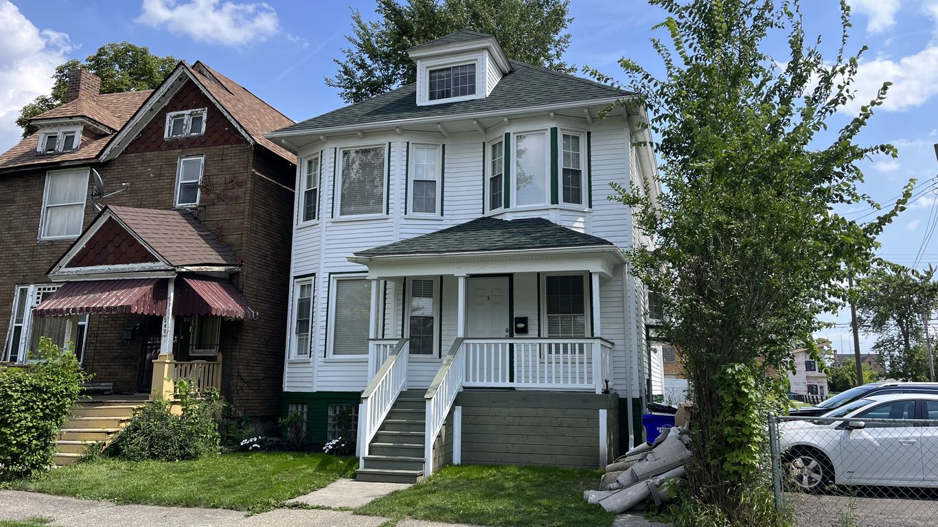 Detroit House Hunting: Living large in New Center - Axios Detroit