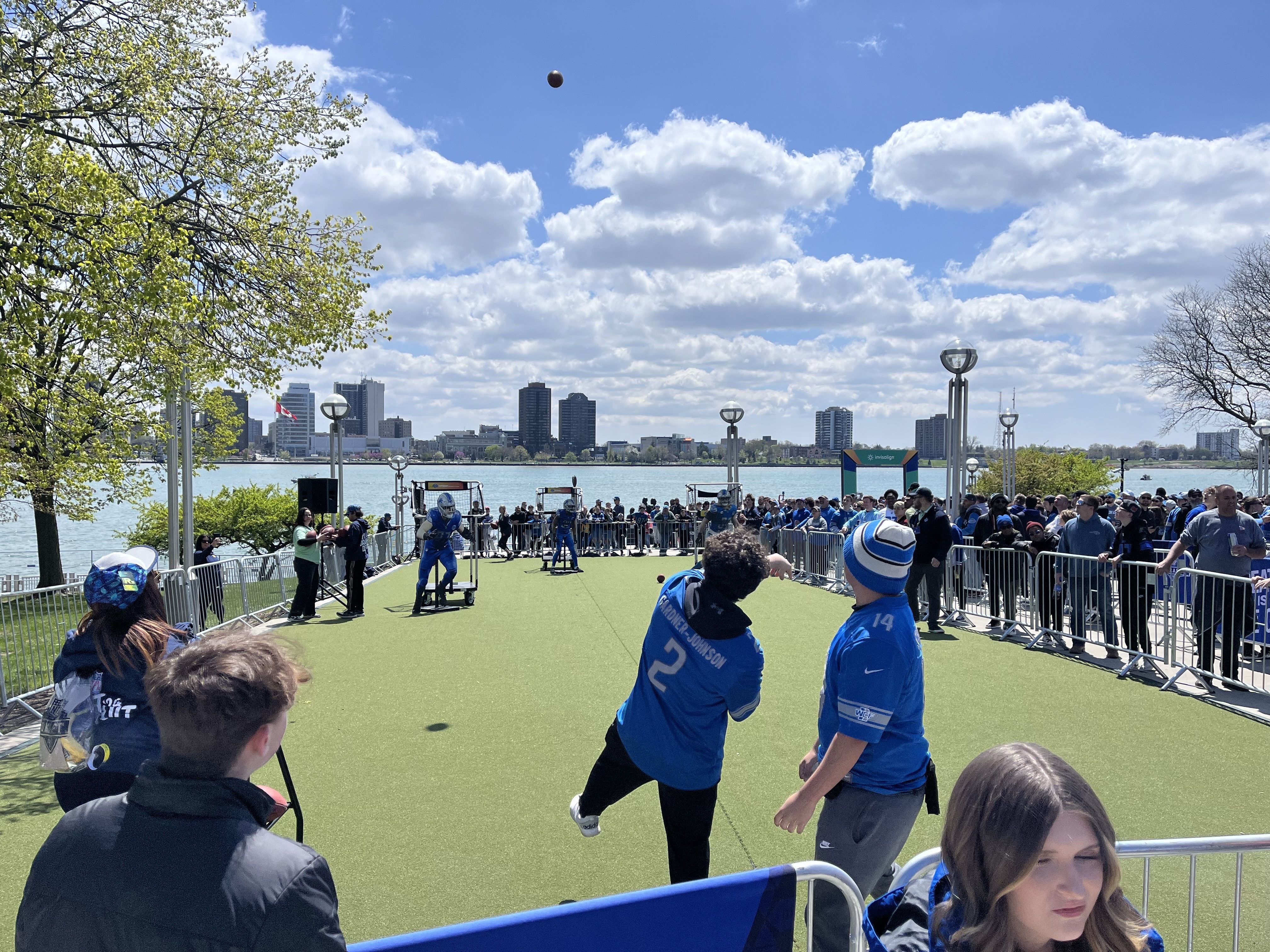 NFL Draft celebrates Detroit: Vibrant scenes and sports spirit take ...