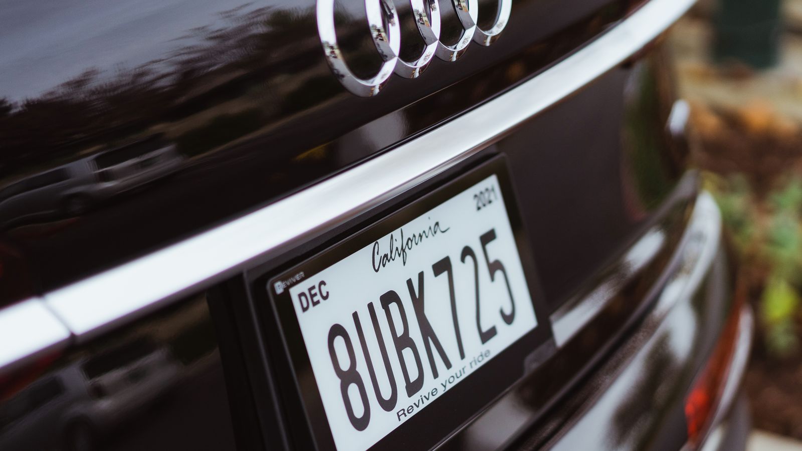 You can now get a digital license plate in California - Axios San Francisco
