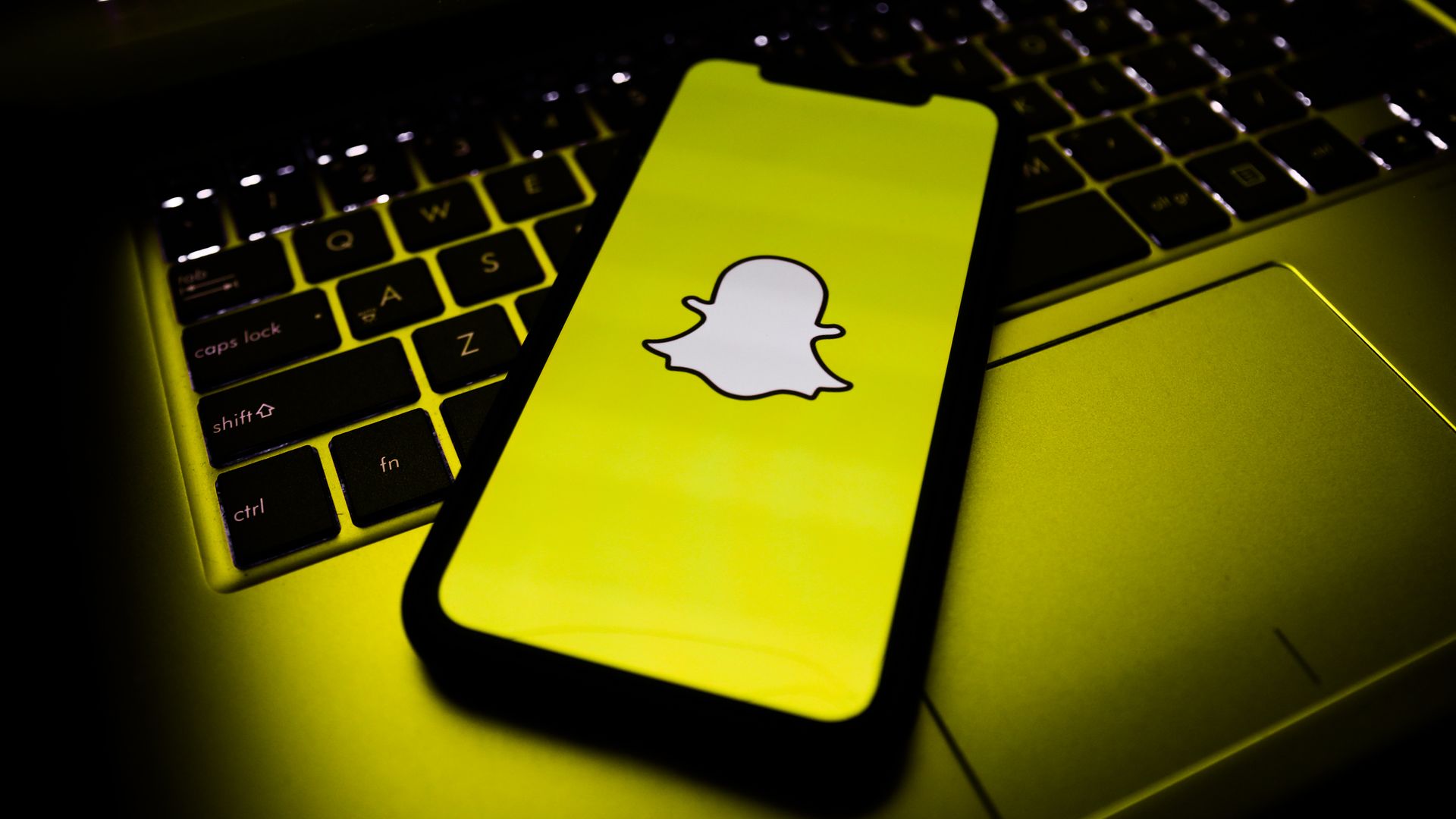 Snapchat making it harder for strangers to find users under 18