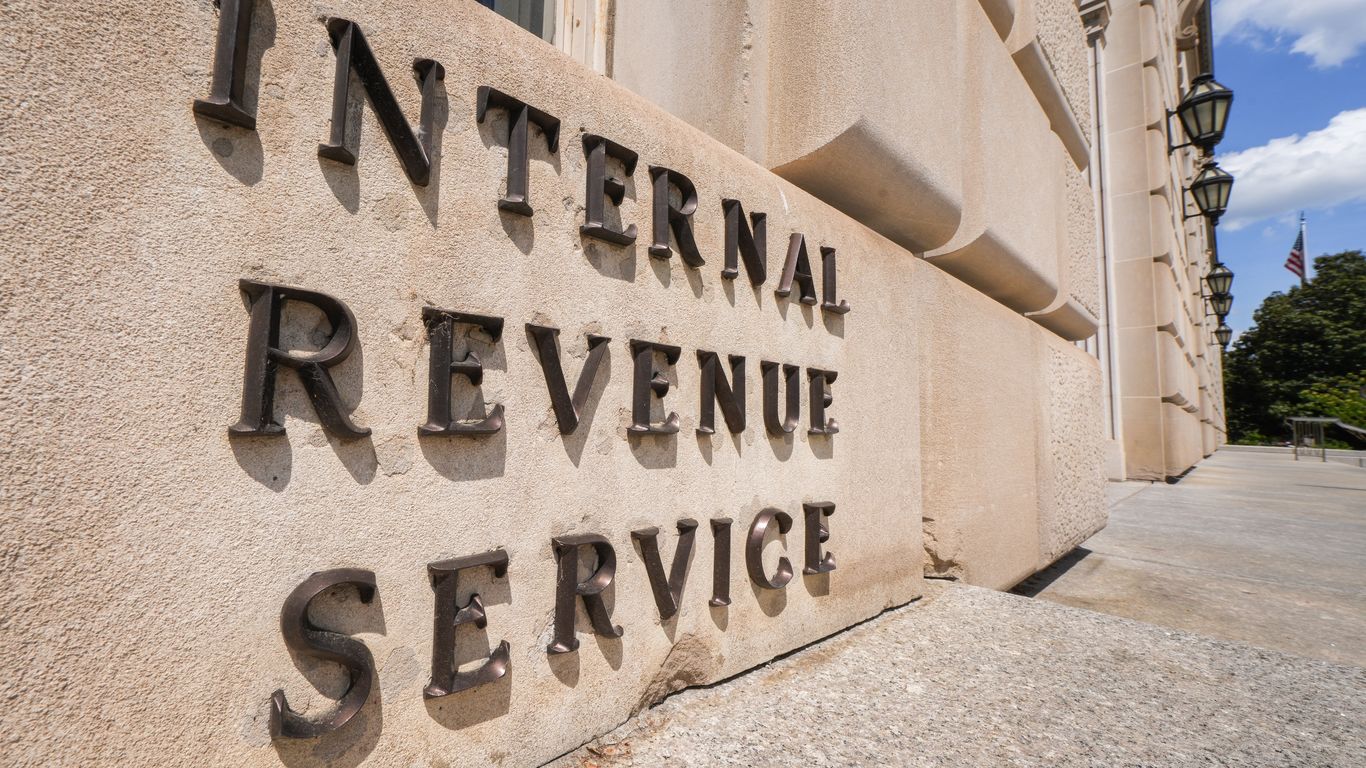 IRS halts layoffs and plans to bring back workers as tax season looms