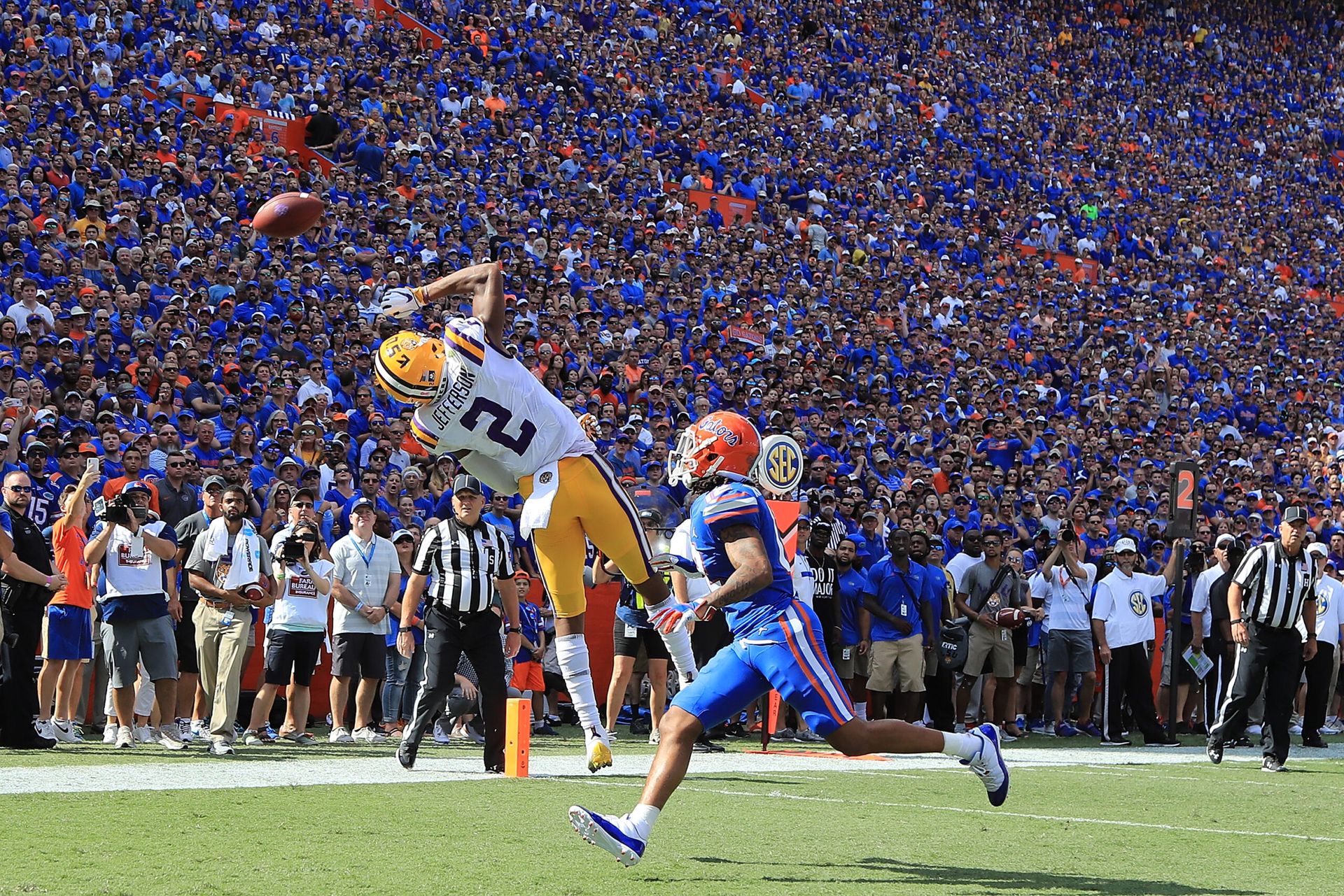 American Airlines adds 68 new direct flights for college football ...