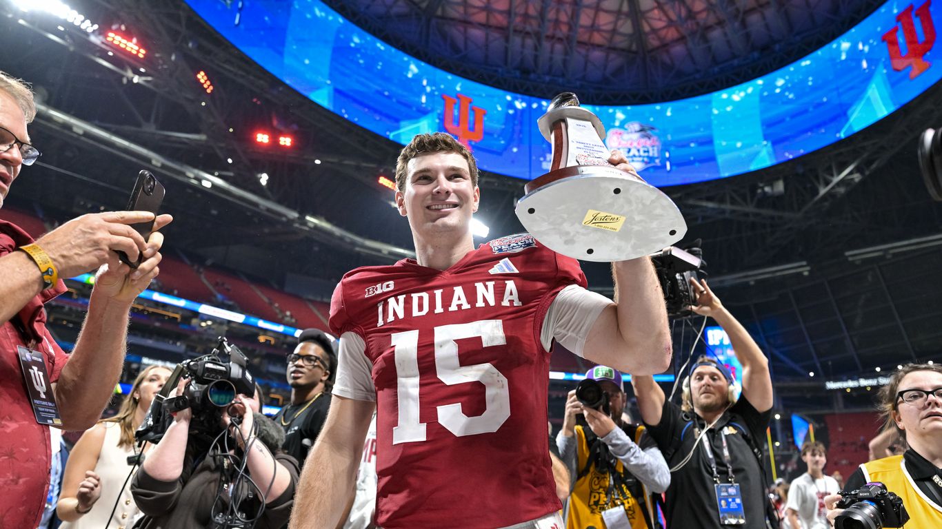 Hoosiers' Mendoza returns to Miami area in CFP title bid - Axios ...