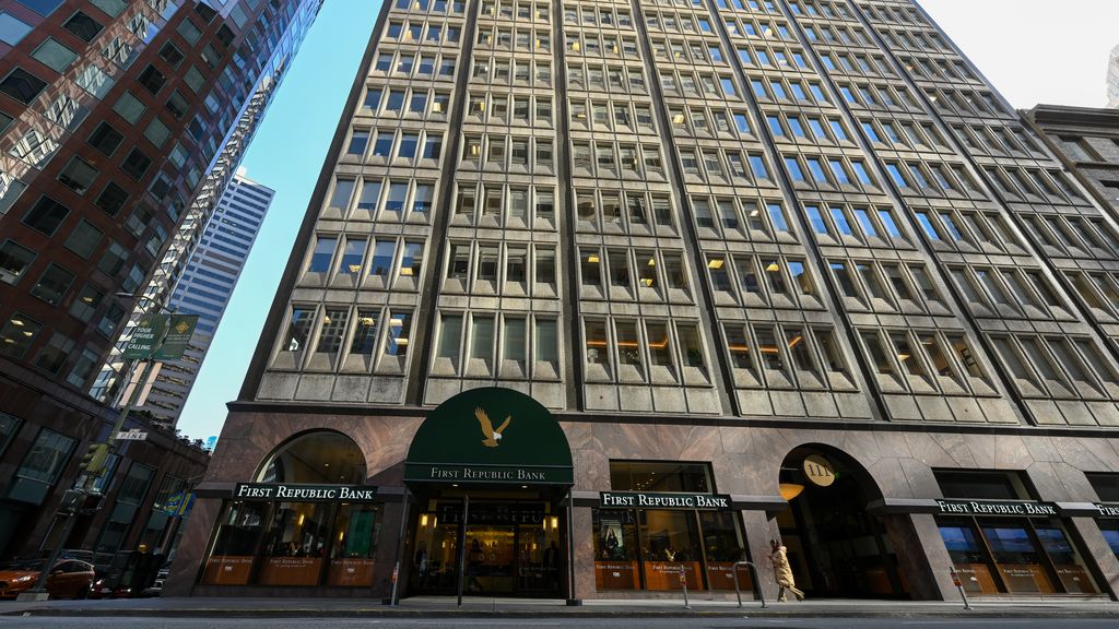 Banks submit First Republic bids to FDIC as fate of lender looms
