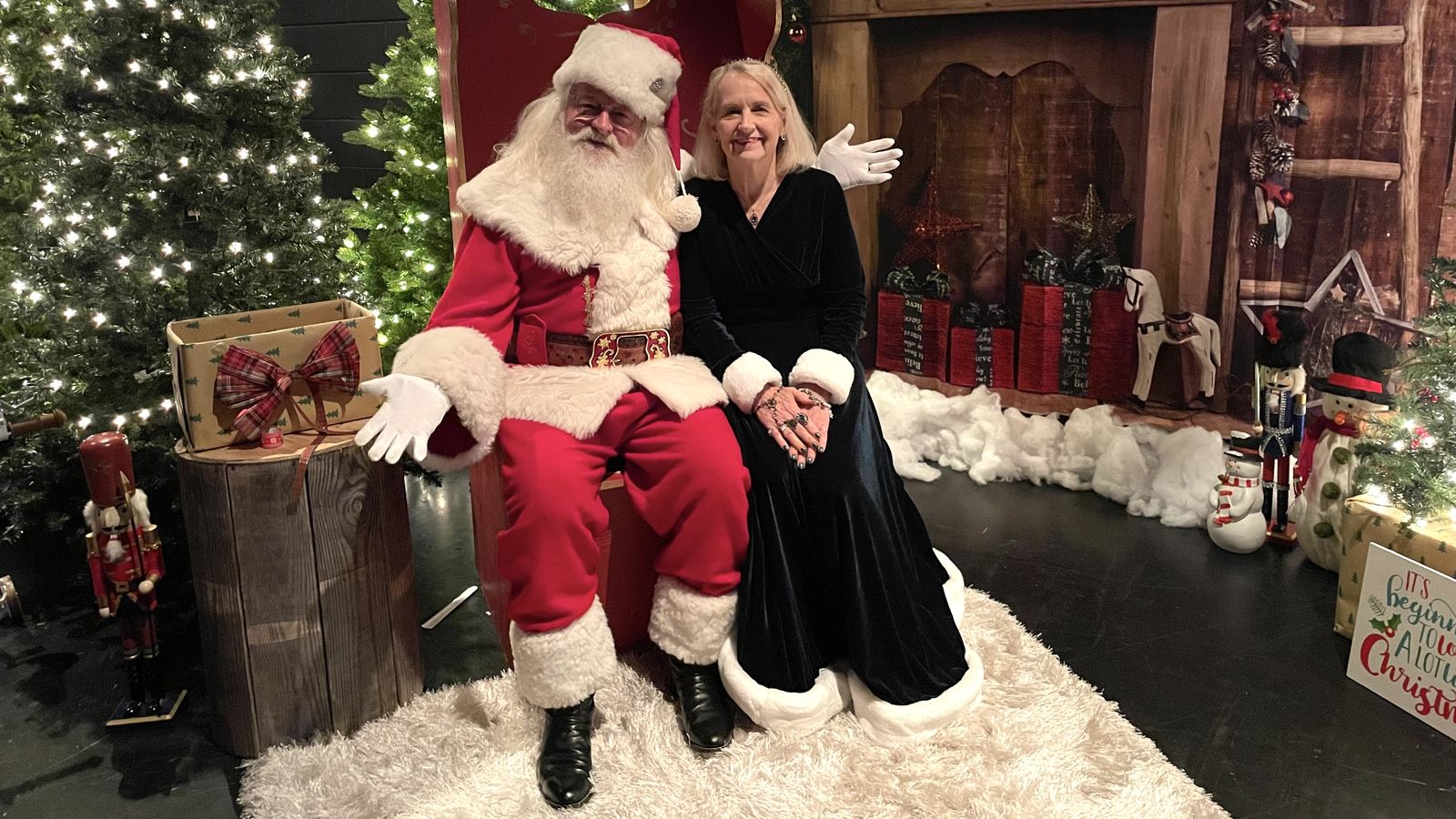 Tampa Bay's Mrs. Claus: Behind the scenes with Santa's real housewife - Axios Tampa Bay