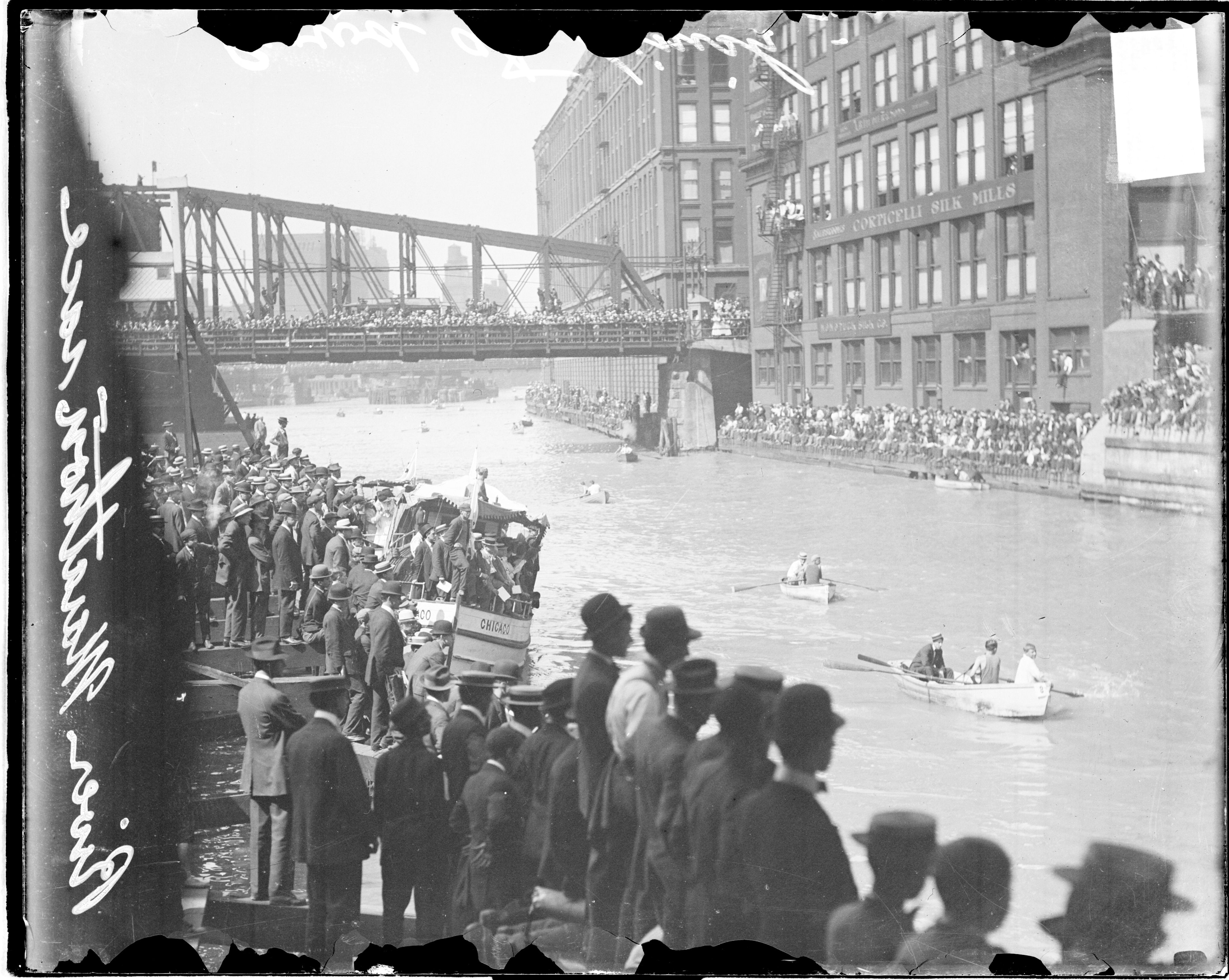 Photos: Chicago River swims in history - Axios Chicago