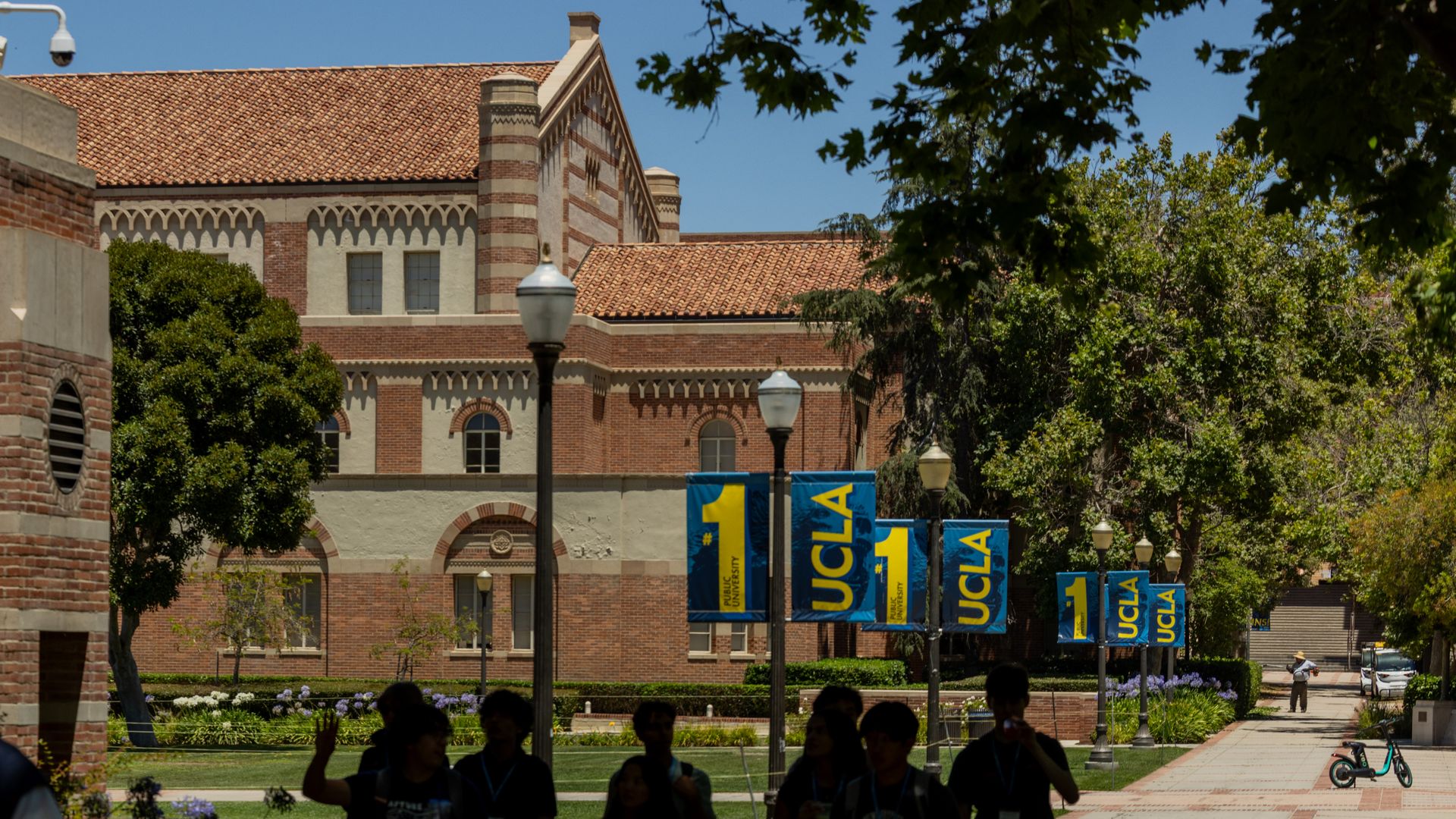 UCLA's treatment of Jewish students violates civil rights law, DOJ says