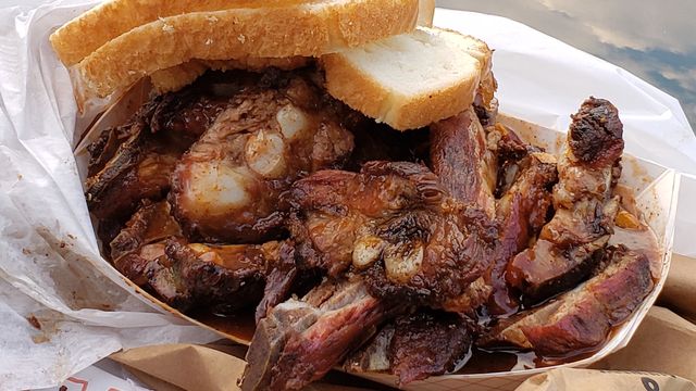 Best Chicago barbecue: Where to find rib tips - Axios Chicago