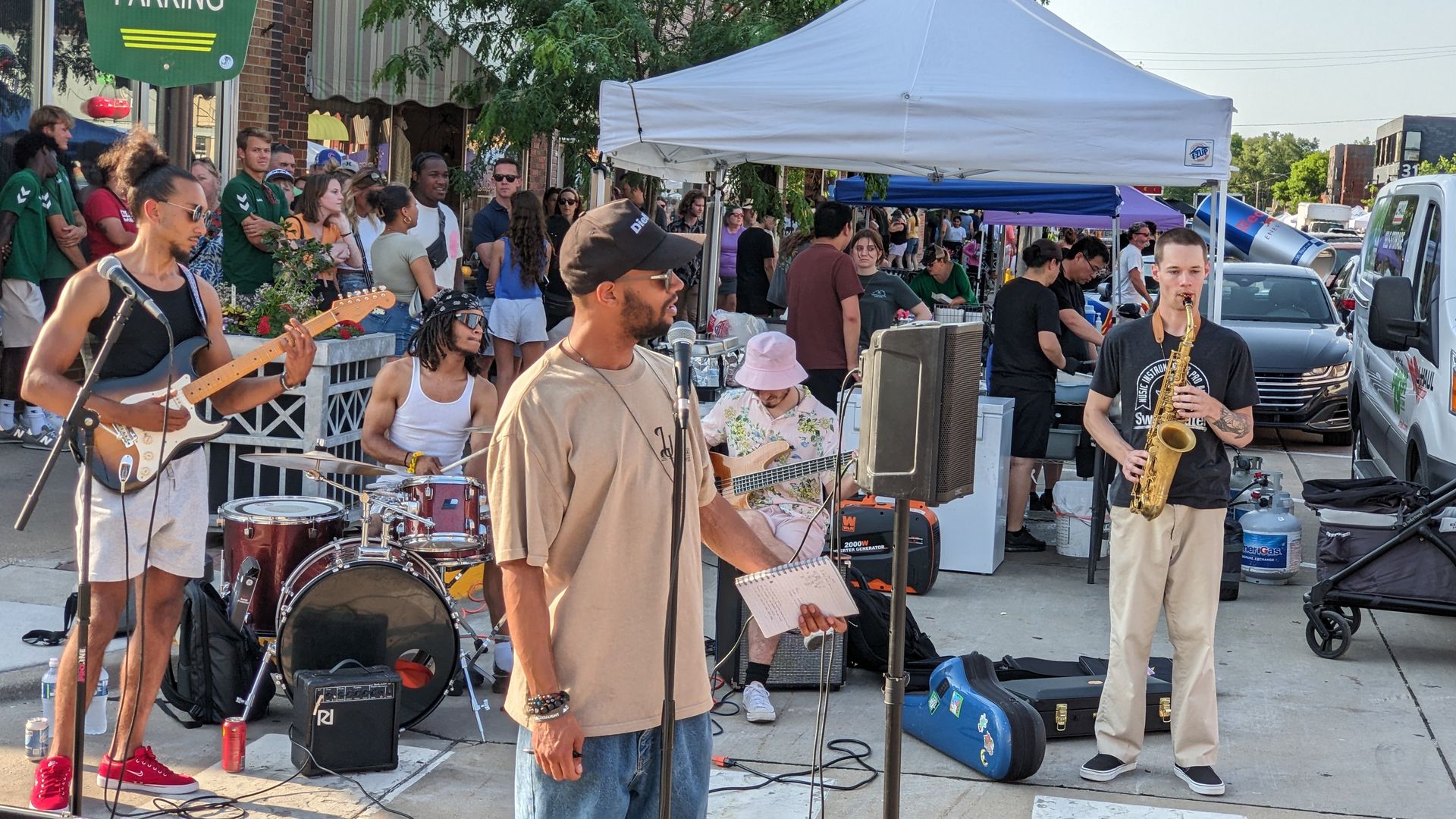 Valley Junction Farmers Market returns with new kids' zone, 37 vendors ...