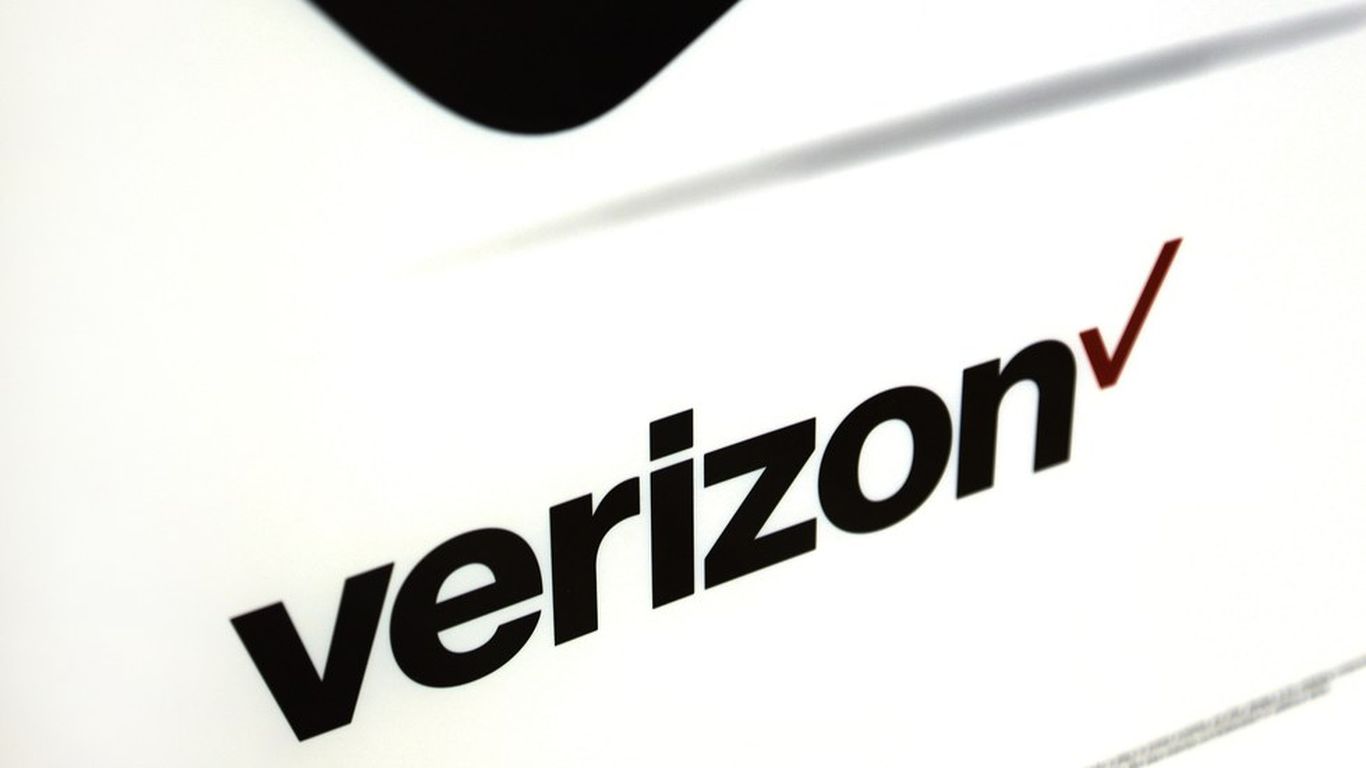 Verizon security breach exposes millions of customers' info Verizon security breach exposes millions of customers' info